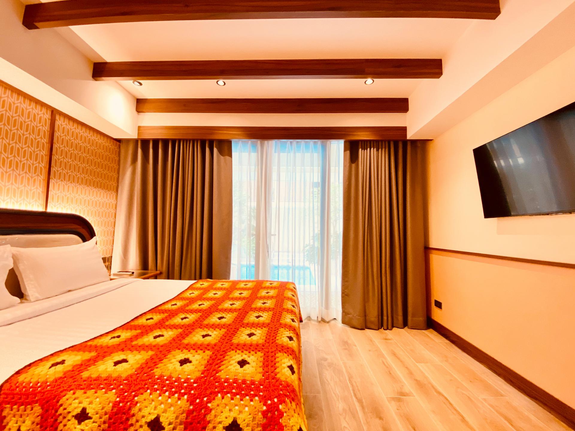 Miami Hotel, Bangkok : Pool Access Room - Vintage Hotel with Outdoor ...